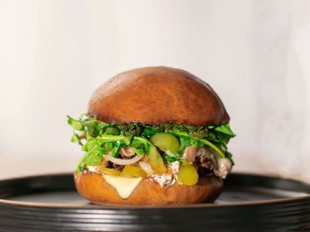 Bull & Filly (1763 Henderson Hwy) | Order Delivery & Take Out Online ...