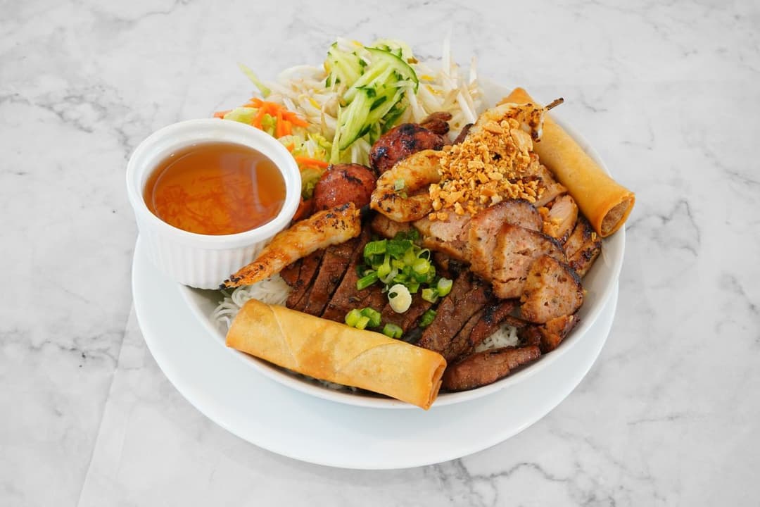 Que Pho Vietnamese Kitchen (7507 50 St NW) | Order Delivery & Take Out ...