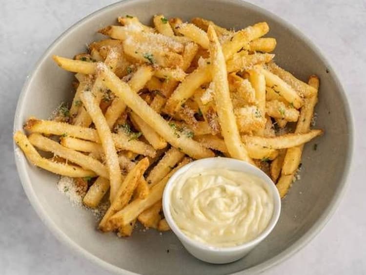 Taps Public House (6570 Meadowvale Town Centre Cir) | Order Delivery ...