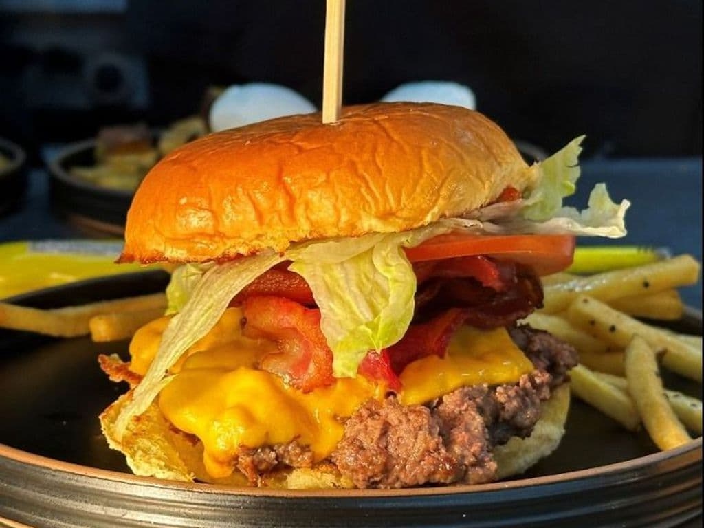 Bull & Filly (1763 Henderson Hwy) | Order Delivery & Take Out Online ...