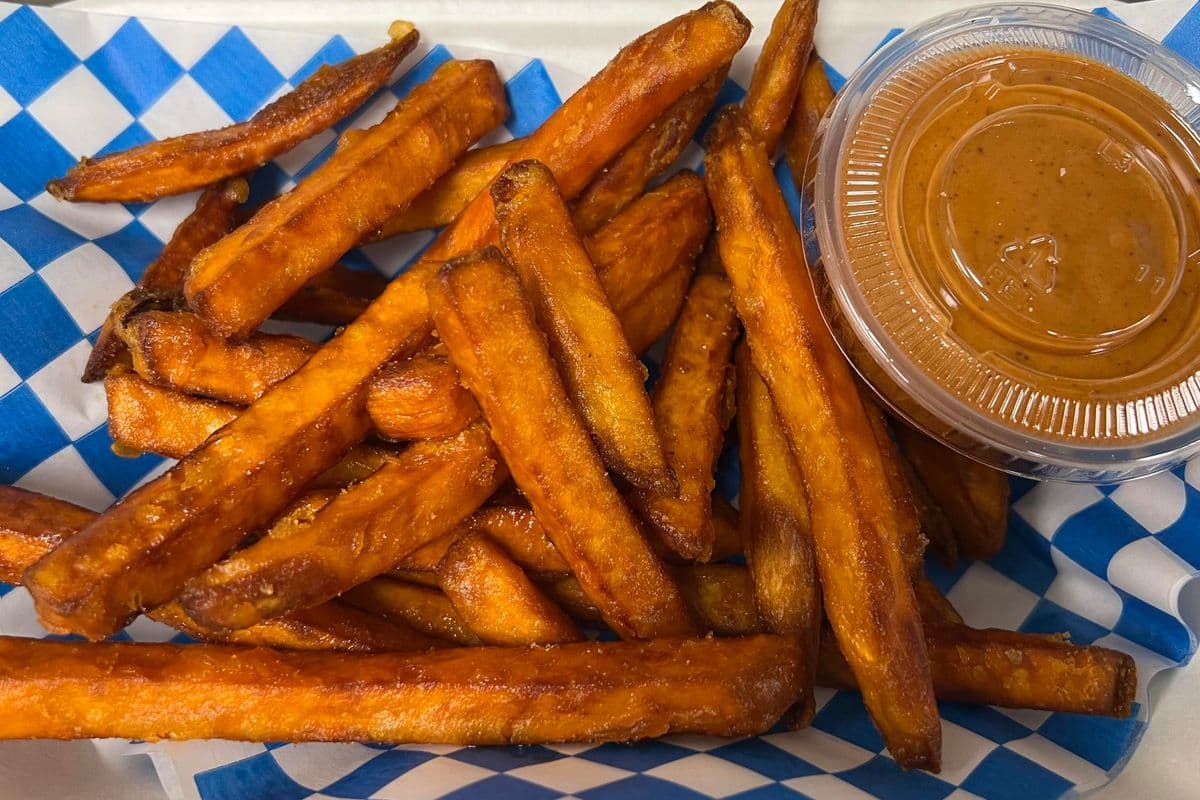 Byron Pizza (1240 Commissioners Rd W) | Order Delivery & Take Out ...