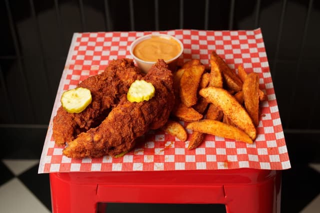 Rob's Famous Fried Chicken (8540 Jasper Ave) | Order Delivery & Take ...