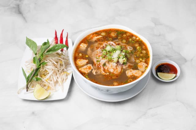 Que Pho Vietnamese Kitchen (7507 50 St NW) | Order Delivery & Take Out ...