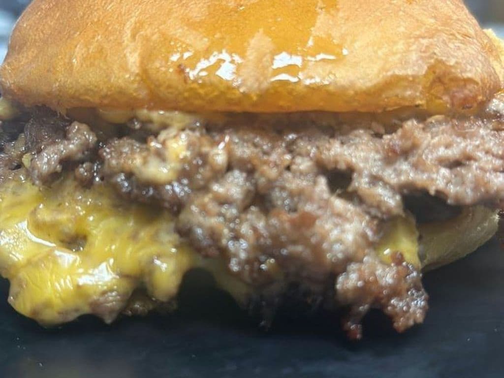 Bull & Filly (1763 Henderson Hwy) | Order Delivery & Take Out Online ...