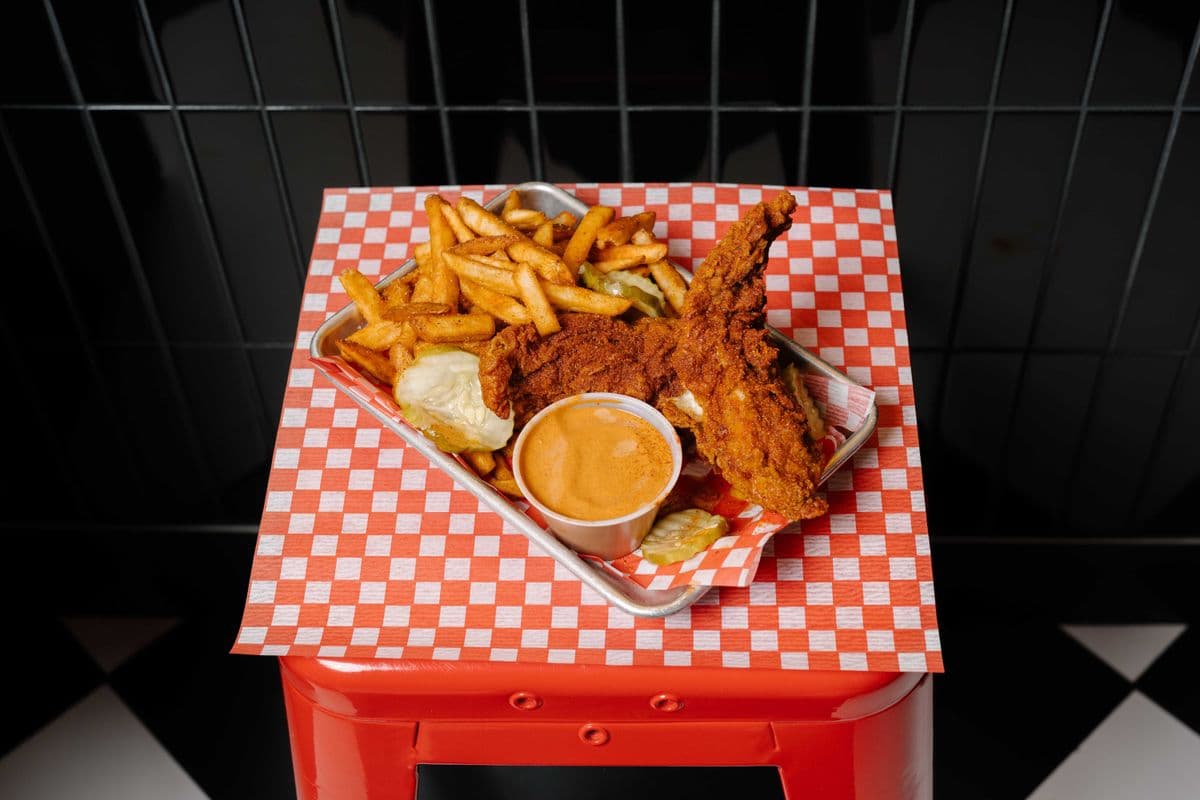 Rob's Famous Fried Chicken (8540 Jasper Ave) | Order Delivery & Take ...