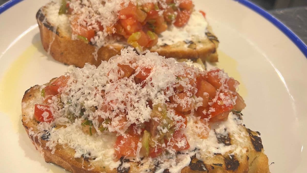Lusi Italian Kitchen & Pizzeria (1772 33 St SW) | Order Delivery & Take ...
