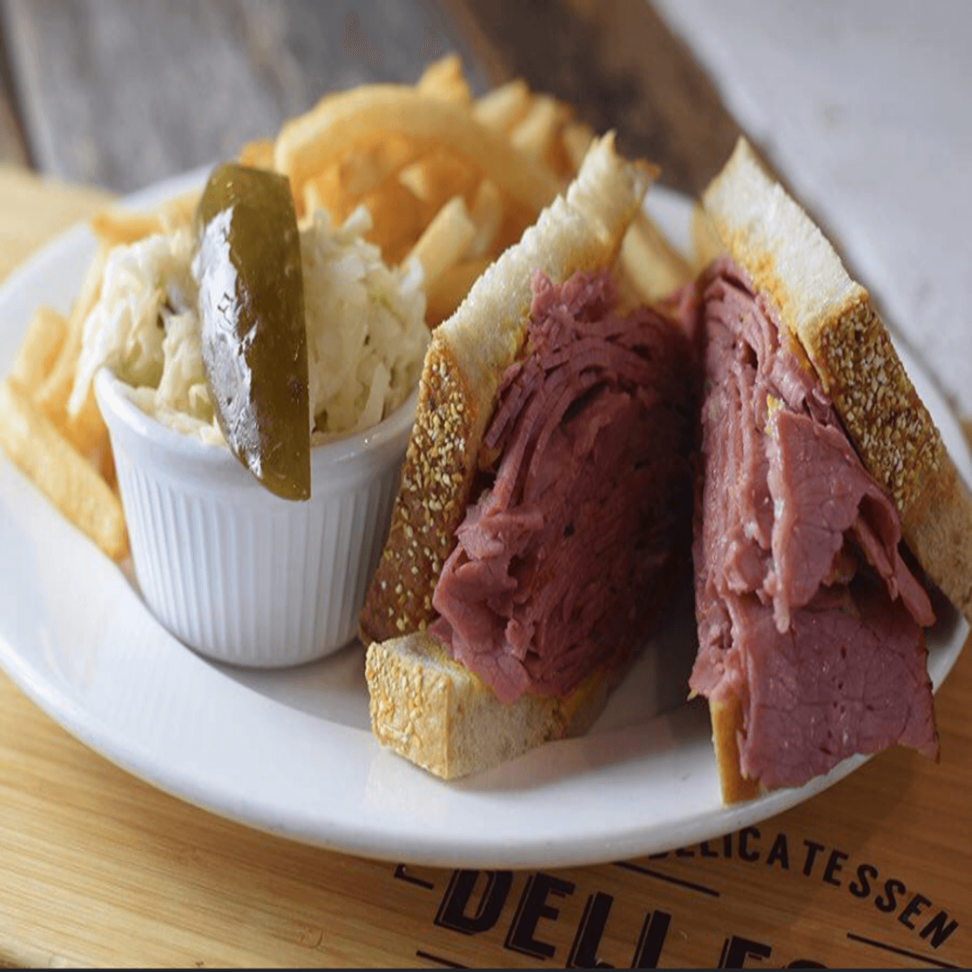Restaurant Déli Forest (10567 Bd Pie-IX) | Order Delivery & Take Out ...